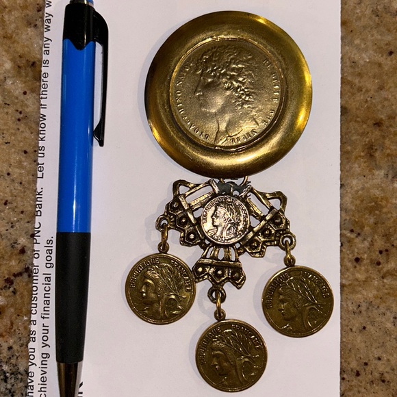 Vintage | Jewelry | Rare Vintage Antique Gold Brooch With Dangling ...